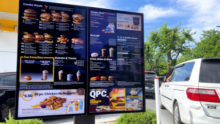 From static boards to smart menus: how AI, design shape QSR success ...