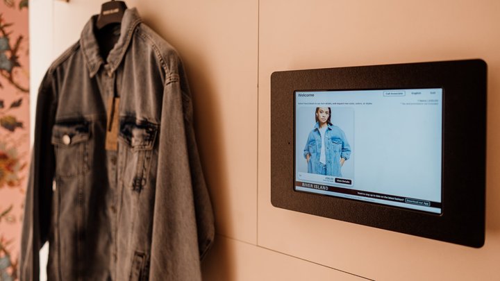 Manchester retailer offers shoppers interactive fitting room, self ...