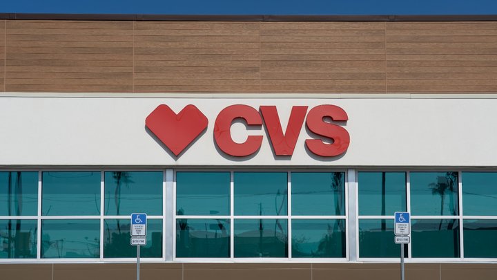CVS Health pharmacies offers free deposits via Varo Bank | Retail ...