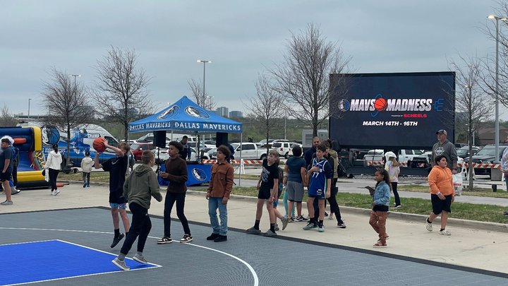 GoVision rolls out hi-res mobile fleet | Digital Signage Today