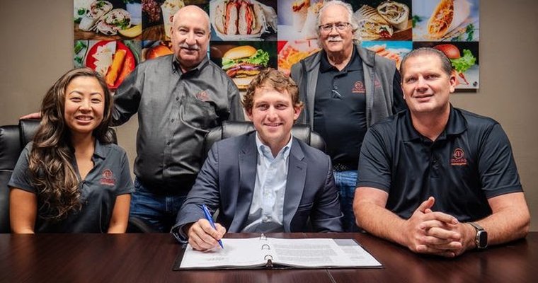 Freddy's co-founder leading franchise expansion at Mokas Coffee ...