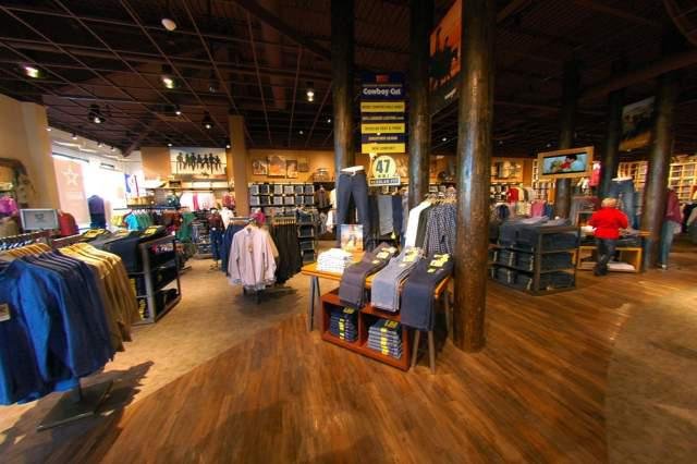 The Original Wrangler Store concept, Colorado | Retail Customer Experience