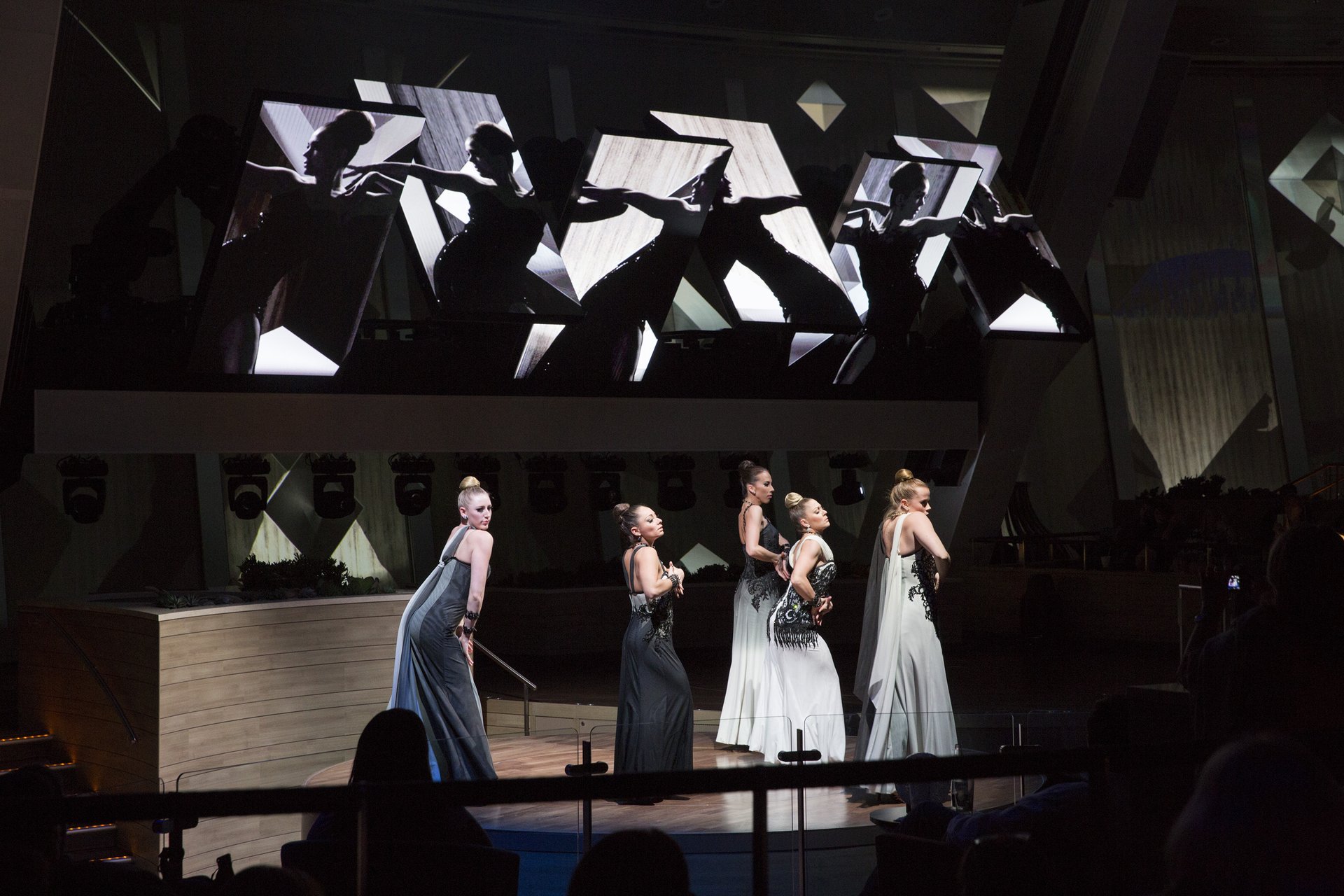 Royal Caribbean's Quantum of the Seas armed with digital signage ...