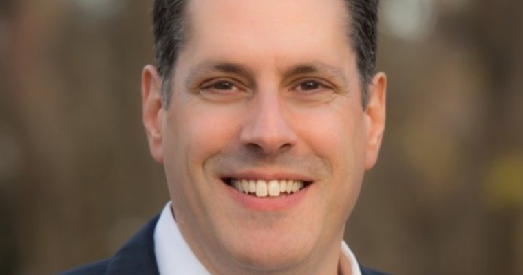 Outfront names Neil Shapiro as programmatic lead | Digital Signage Today