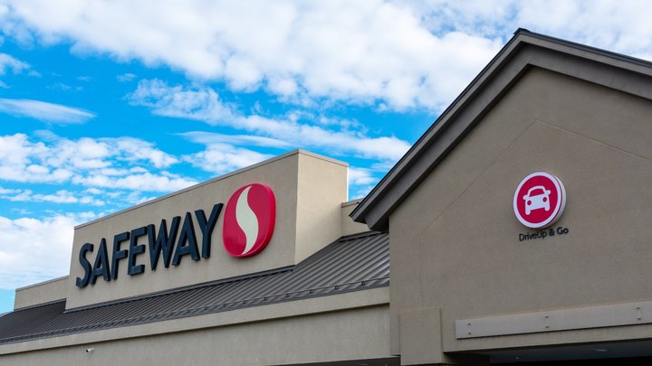 Safeway installs slide-out security gates at self-checkout kiosks ...