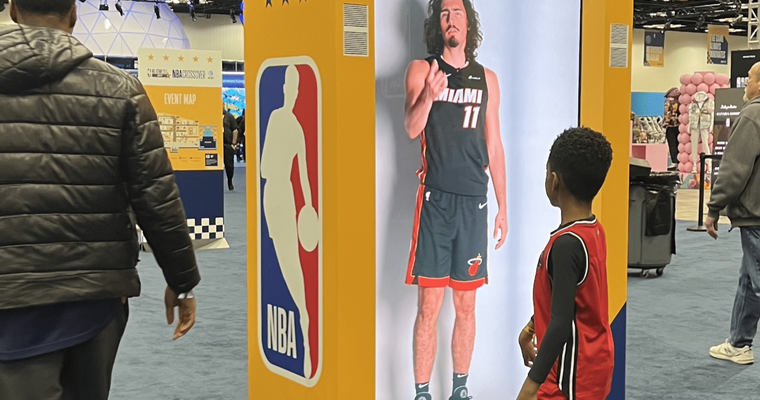 NBA stars meet fans via Proto Hologram system | Digital Signage Today