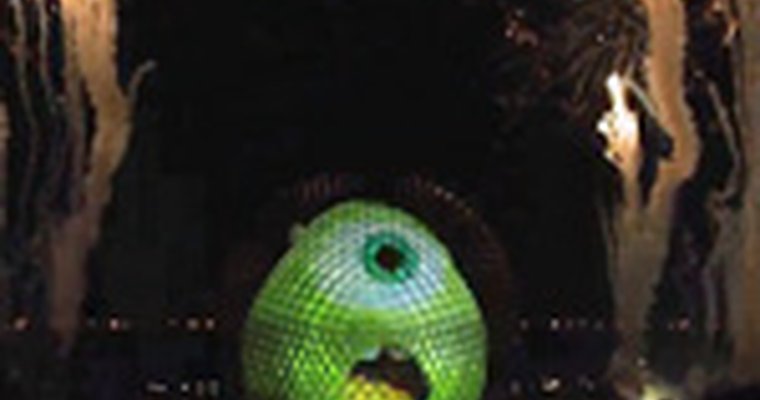 Disney World projection tech turns Epcot into Monsters U (Video ...