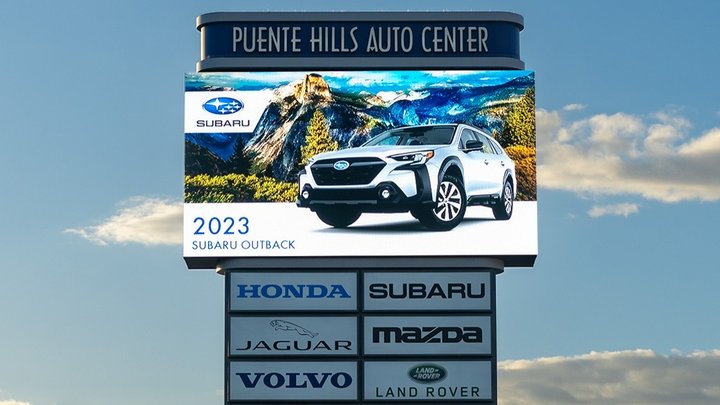 Car dealership leans into DOOH | Retail Customer Experience
