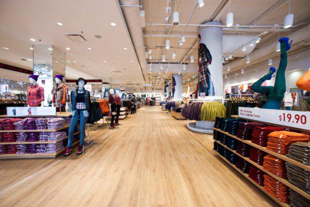 UNIQLO Westfield Garden State Plaza store | Retail Customer Experience