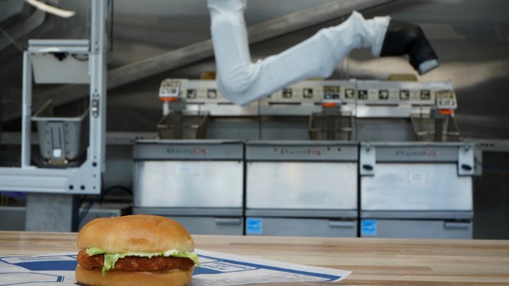 Jack in the Box partners with Miso Robotics to test robotics | QSR Web