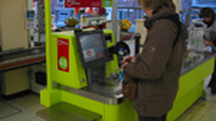 3 ways to stop theft at the self-checkout | Retail Customer Experience