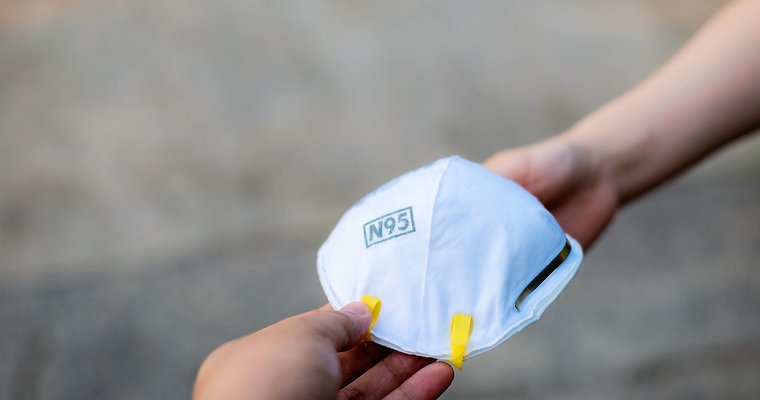 McDonald's donates 1M N95 masks to Illinois' fight against COVID-19 ...
