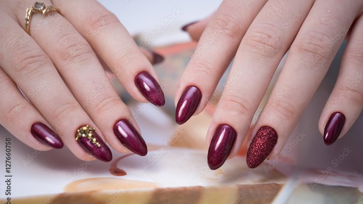 Robotic manicure machine serves customers at NY airport | Retail ...