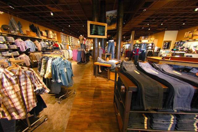 The Original Wrangler Store concept, Colorado | Retail Customer Experience