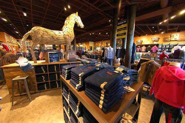 The Original Wrangler Store concept, Colorado | Retail Customer Experience
