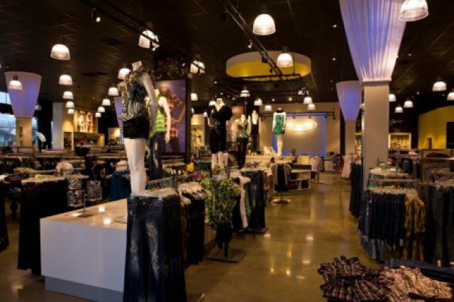 Mandees Runway-Centric Apparel Retail Prototype | Retail Customer ...