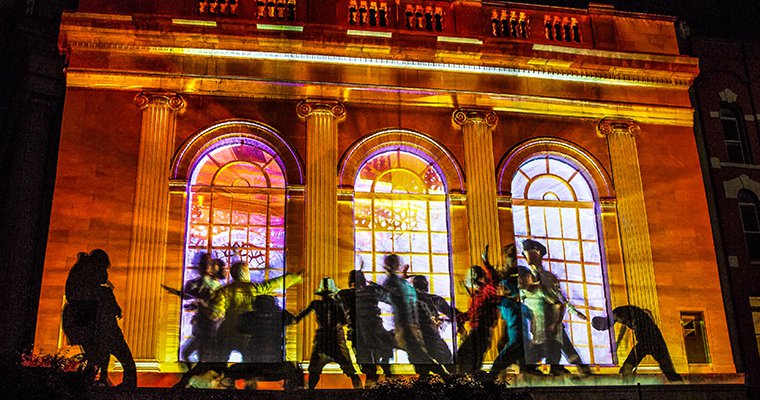 Projectors Enhance Exhibitions | Digital Signage Today