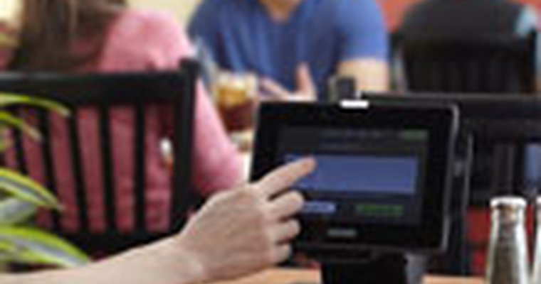 Uno Chicago Grill engages customers with tabletop technology | Pizza ...