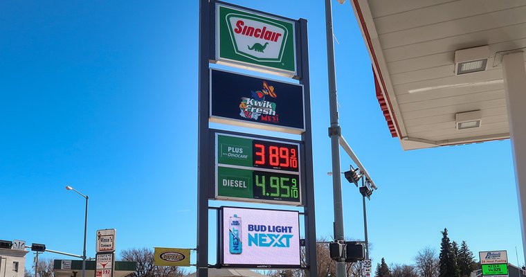 Kwik Stop switches out letter boards for digital signage | Retail ...