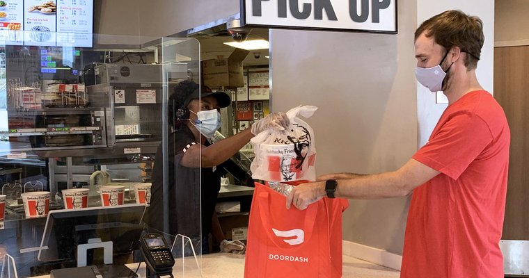 KFC giving dozen tenders free via DoorDash partnership | QSR Web