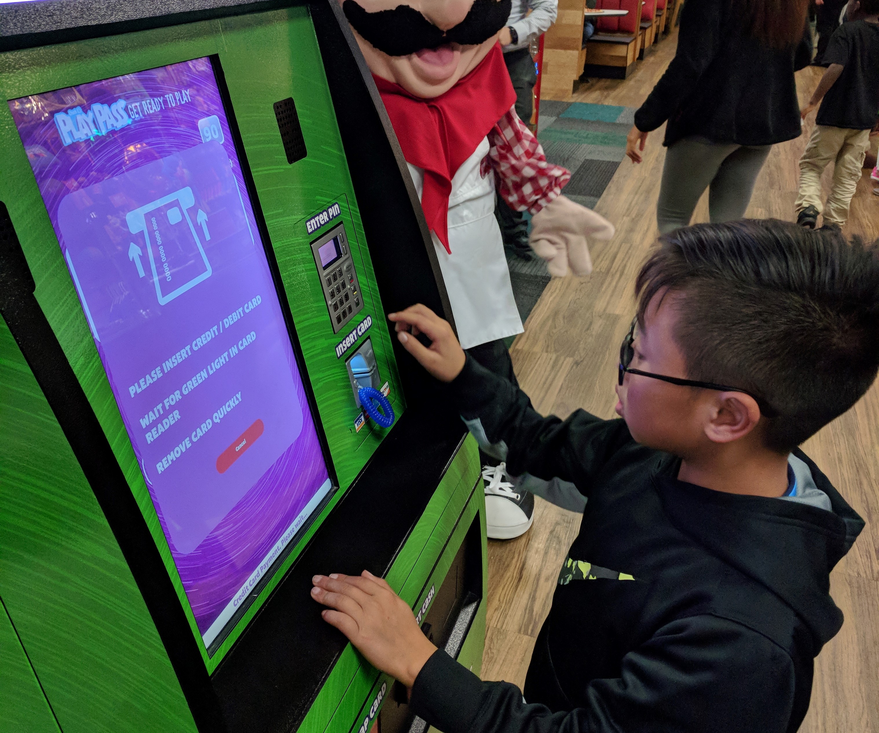 Chuck E Cheese Employee Pins Official Wholesale | pinnaxis.com