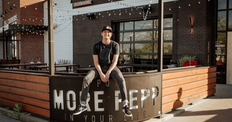 Young entrepreneur turns 1 Donatos Pizza unit into 4 | Franchise Focus ...