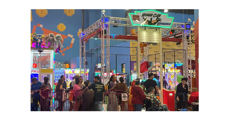 Kalahari Round Rock Resort intros ‘human claw experience’ | Vending Times