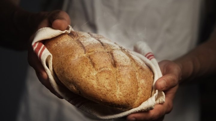 UAE introduces free bread vending machines | Vending Times