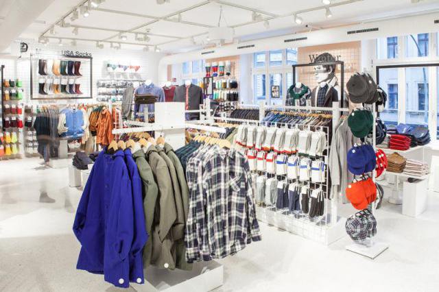 Remodeled American Apparel store, Berlin | Retail Customer Experience