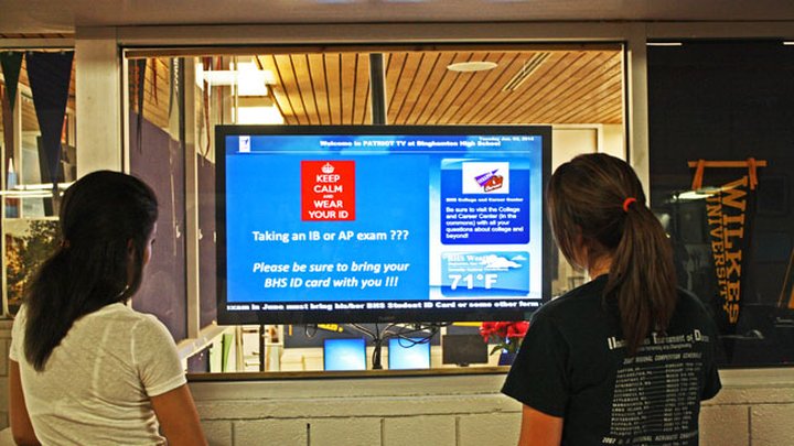 New York high school enrolls digital signage | Digital Signage Today