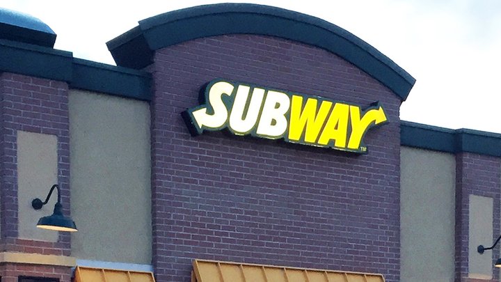 Subway, NFL veteran launch protein push, teen sports contest | QSR Web