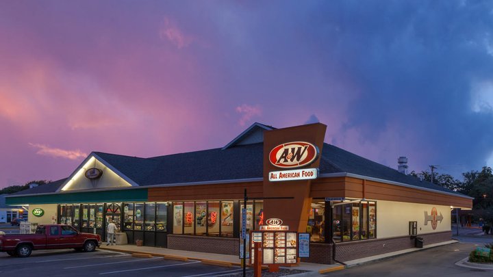 A&W signs 8 C-store franchises, June c-store sales jump 10.5% | QSR Web