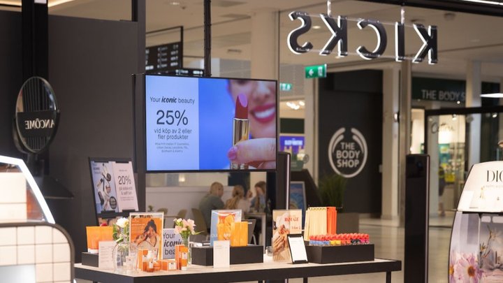 Beauty retailer leans into digital signage | Retail Customer Experience