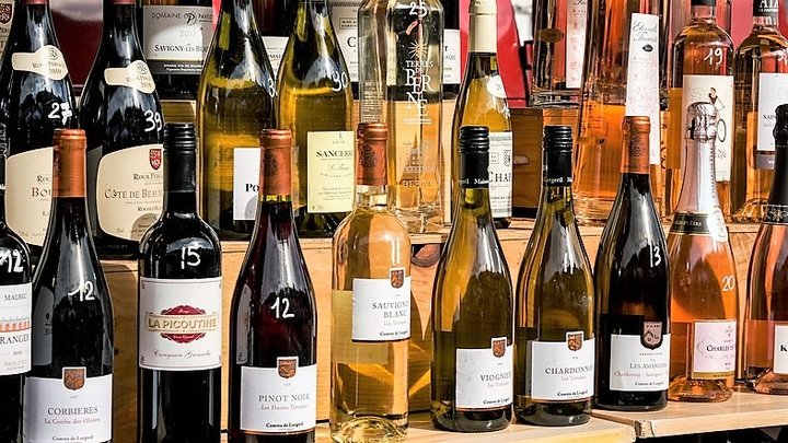 UK bar features self-pour wine vending machines | Vending Times