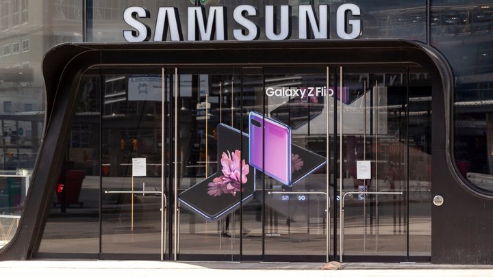 Samsung announces world's first 8K gaming monitor | Digital Signage Today