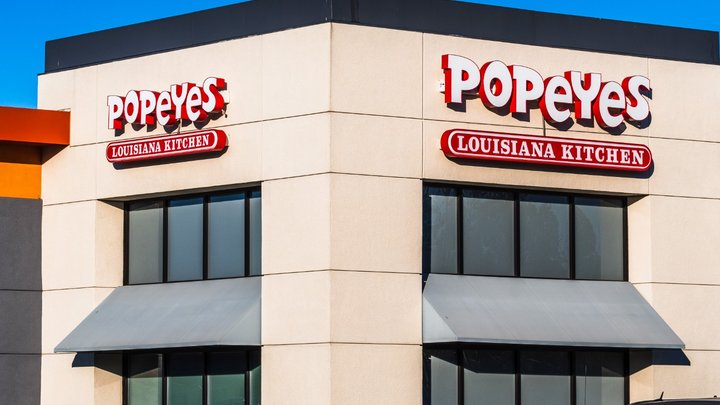 Popeyes shuts down 40% of dining rooms early | QSR Web