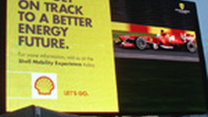 F1 revs up digital signage at US Grand Prix | Digital Signage Today