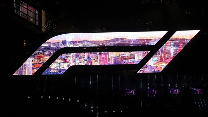 Samsung unveils F1 logo rooftop display at Formula 1 Heineken Silver ...