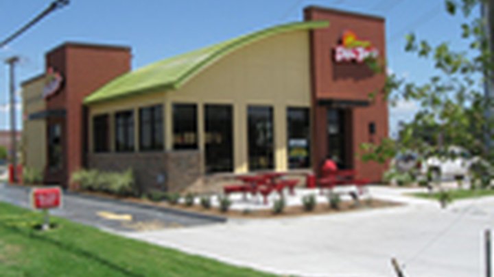 Del Taco unveils new prototype store, logo | QSR Web
