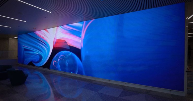 Aon Center Lobby delivers Chicago-themed LED displays | Digital Signage ...