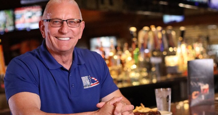 FAT Brands-owned Smokey Bones partners with Robert Irvine | Fast Casual