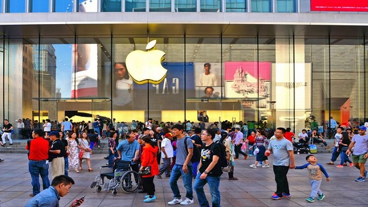 Apple shutters China stores in wake of coronavirus outbreak | Retail ...