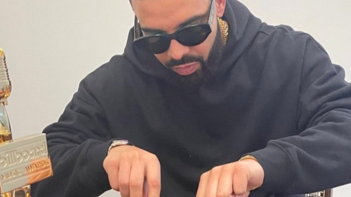 Drake invests in Dave's Hot Chicken | Fast Casual
