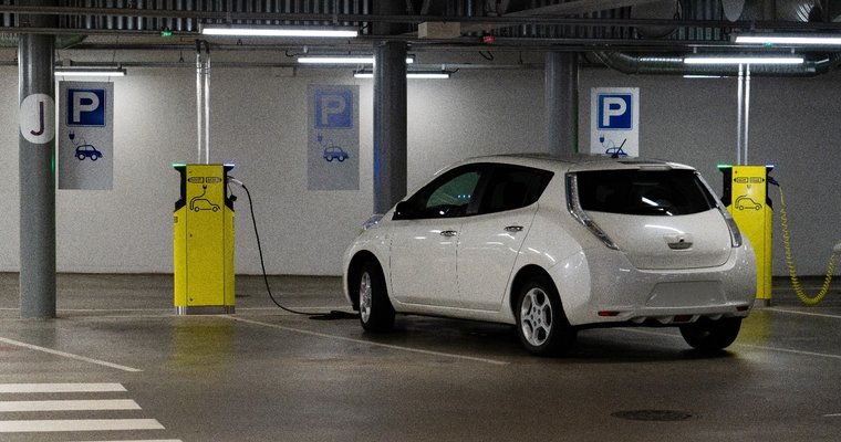 Chicago utility teams with downtown garage on 300 EV charging stations ...