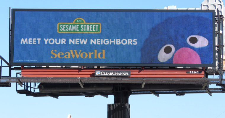 Sesame Street takes over DOOH in SeaWorld | Digital Signage Today