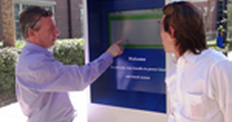 Wayfinding digital signage kiosk runs on sun | Digital Signage Today